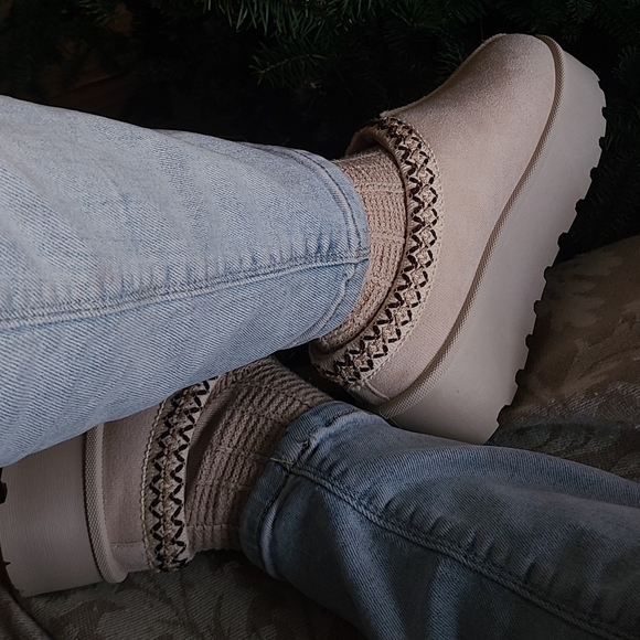 Shoes | The Taz Beige Embroidered Slipper | Poshmark